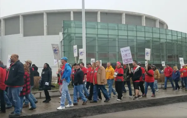 Local 12 Members Protest Layoffs at Auto Show | UAW Local 2209